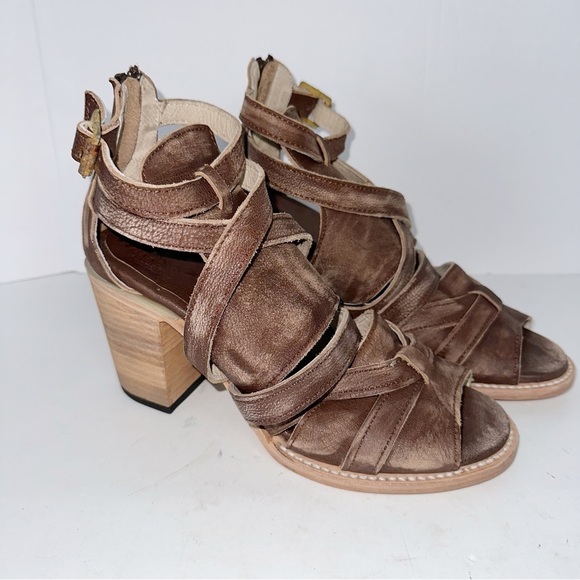 Freebird by Steven | Shoes | New Freebird Claw Distressed Brown Leather Strappy Heel Gladiator ...